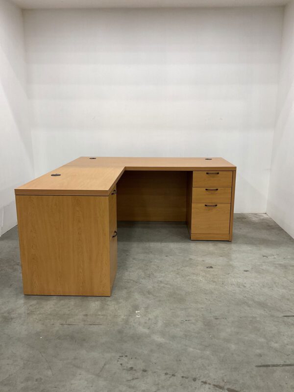 #258 Desk and Return - Office Interiors