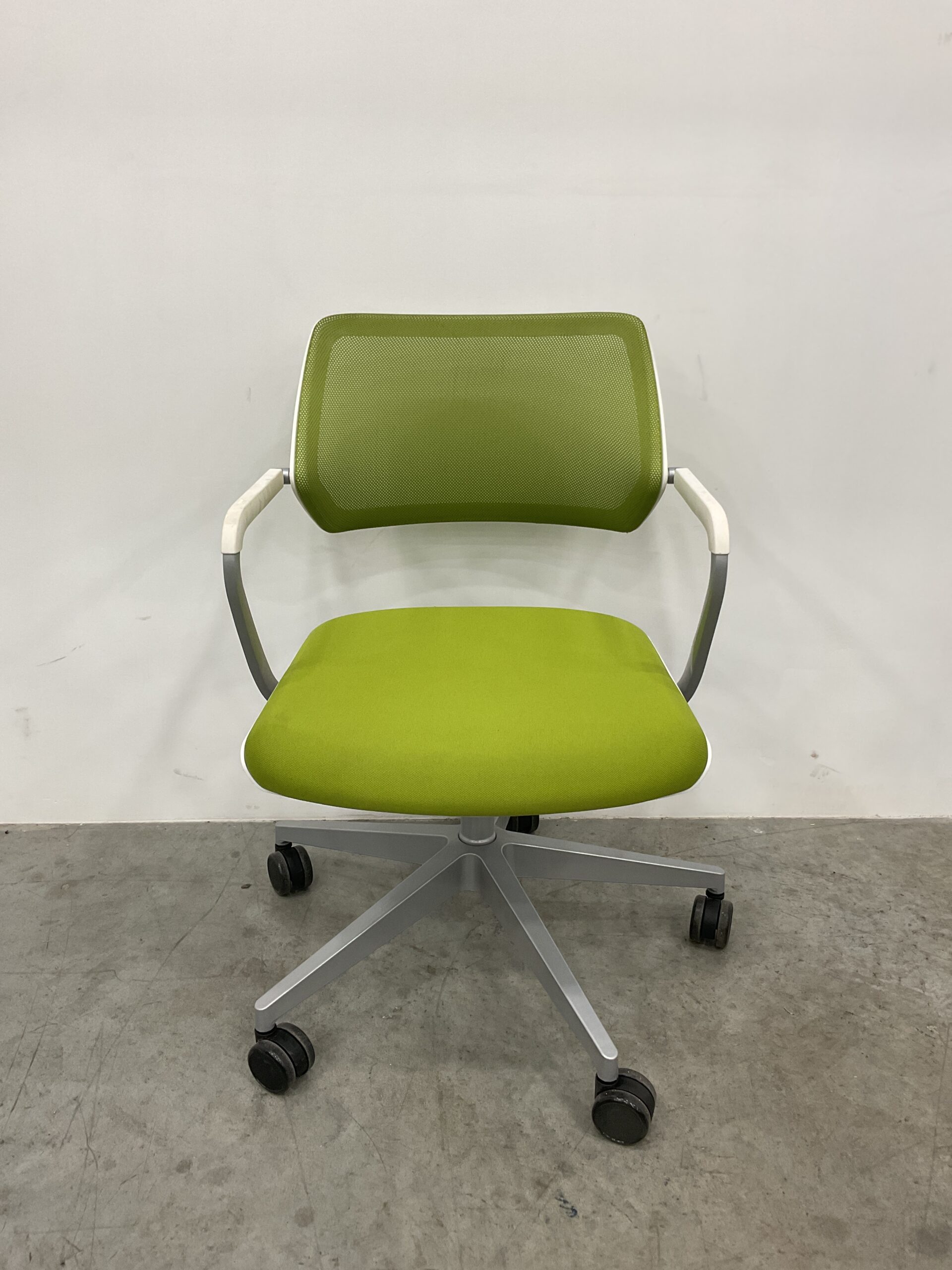 #284 Steelcase Task Chair - Office Interiors